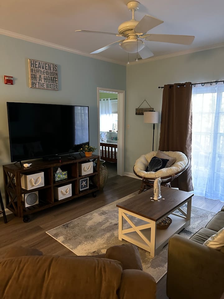1st Fl Condo - Free Parking, Pool, Beach, Outlets - Delaware