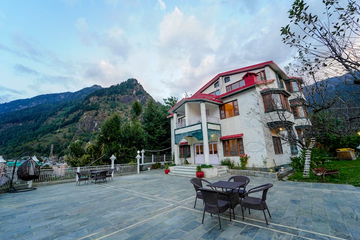Parveen(3 Bedroom Himalayan Cottage) - マナリ