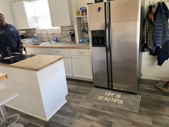 Nice Place To Relax N Enjoy Stay - Warren, MI