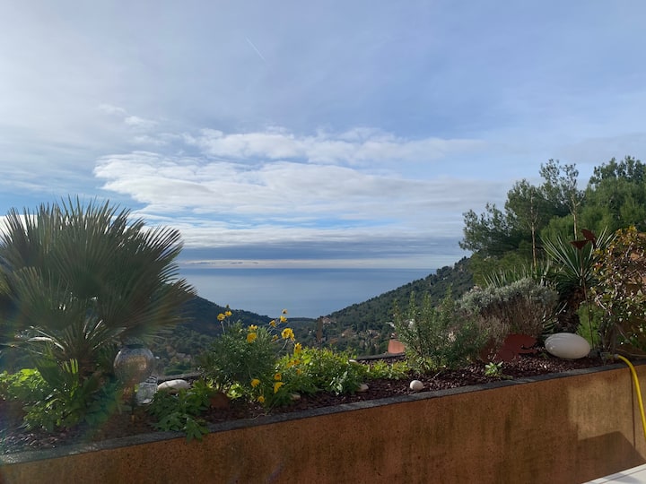 Studio Avec Terrasse, Vue Mer. - La Turbie