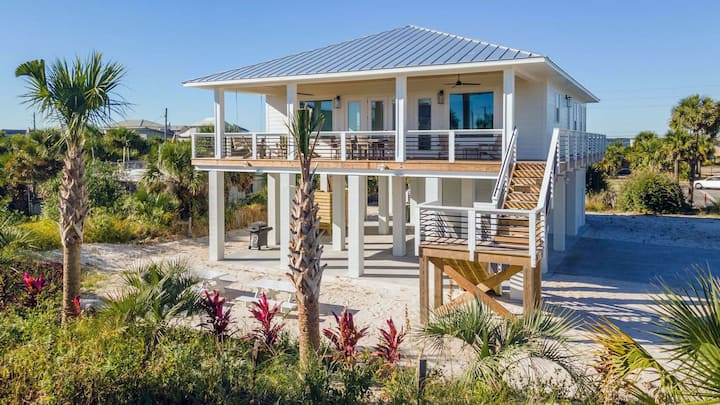 Bright And Stylish 4-bed Beach House! - Pensacola Beach, FL