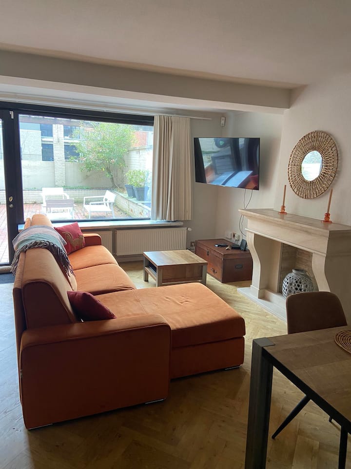 Ruim Sfeervol Appartement Met Terras In Centrum - Ostende
