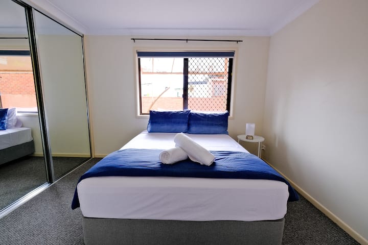 1-bedroom Unit With Private Yard - 黃金海岸