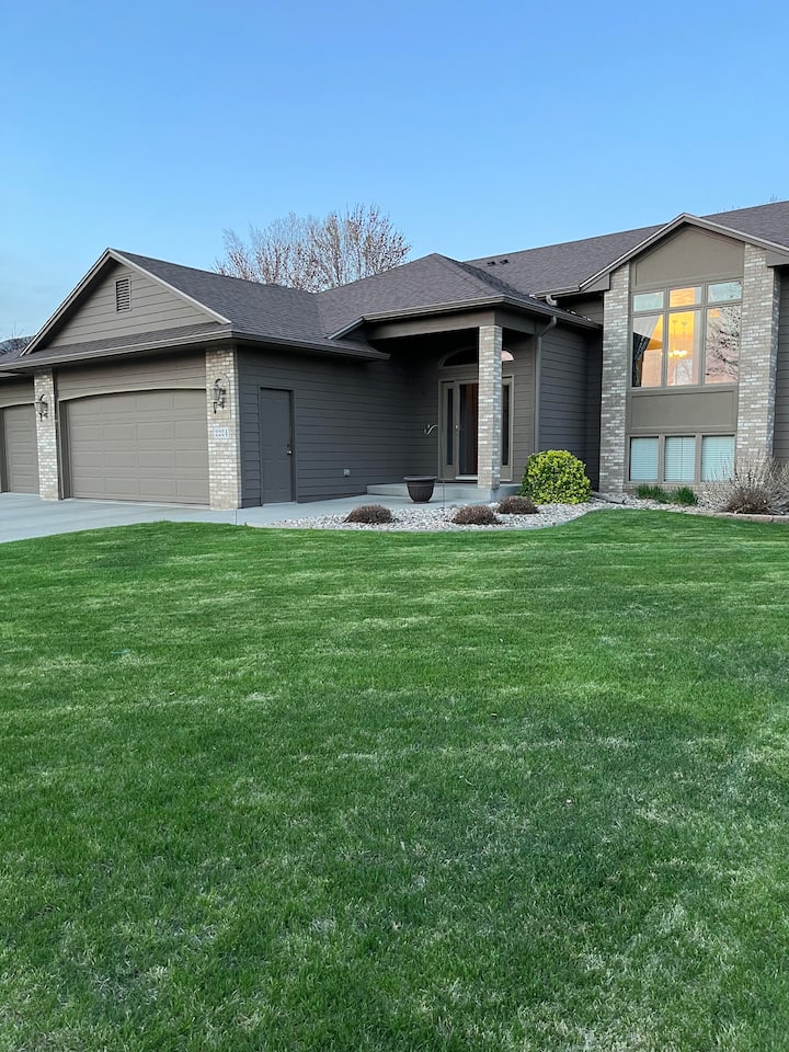 Cozy And Comfy Relaxed Living - Sioux Falls, SD