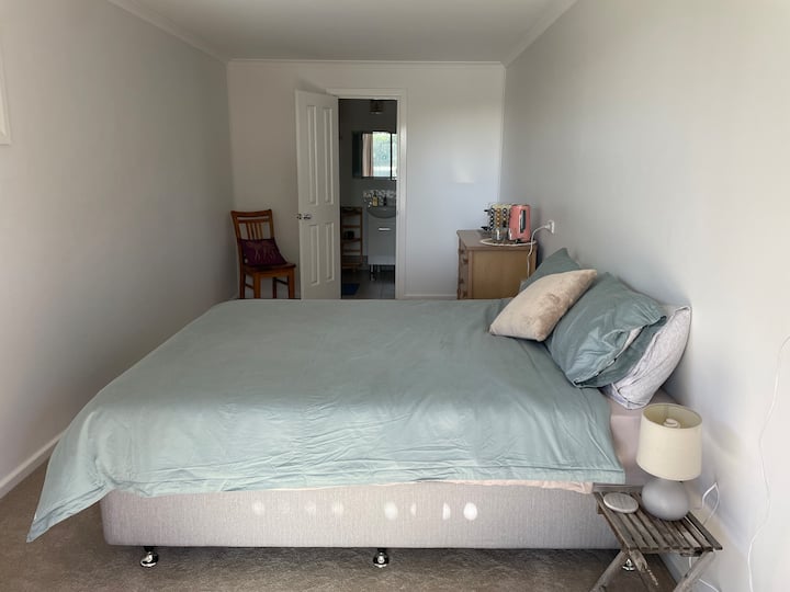 Private Guest Room - Ocean Beach