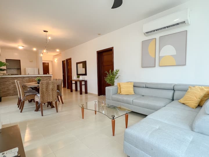 Comfortable 2br Apartment On Avenida Balboa - Panama City