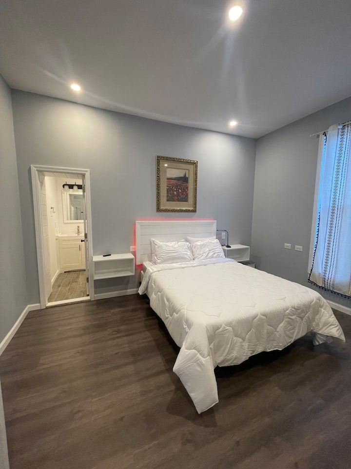 Cozy Modern Private Room A2 - Springfield, IL