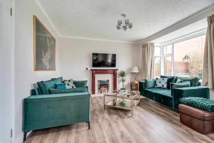Elegant Detached House | Perfect Belfast Retreat - 貝爾法斯特