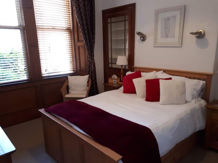 Double Ensuite Room In Family Home - Edimburgo
