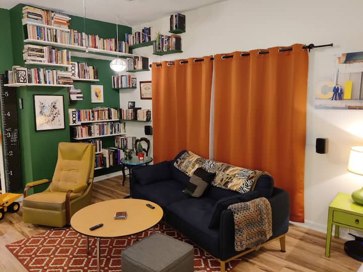 Cozy Room + Friends + Coffee - New Albany, IN