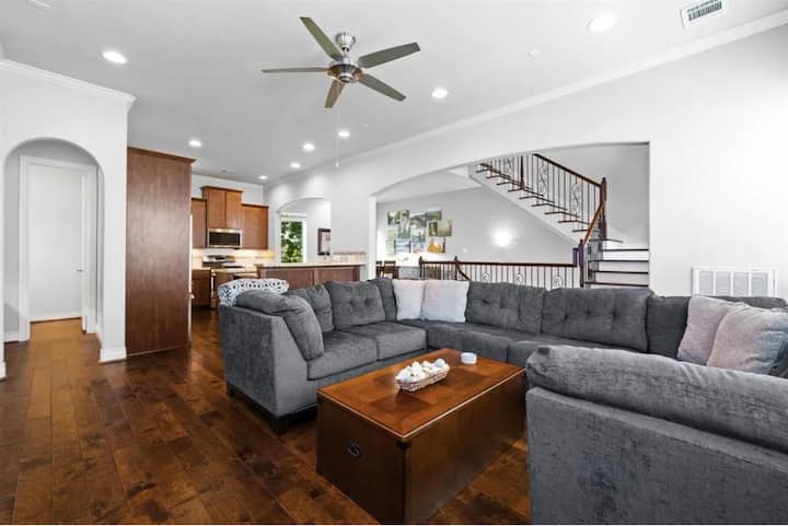 Central Rice Military Retreat Near Parks & Dining - Houston