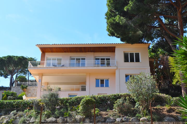 Villa Mediterránea Cerca Del Mar - Mataró