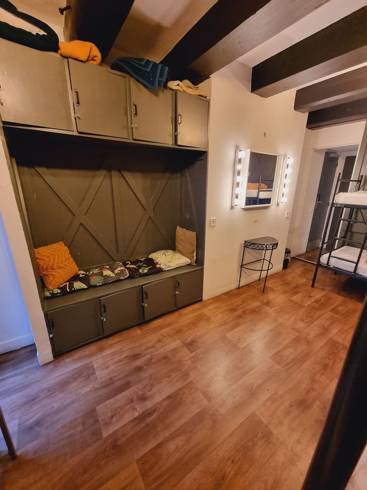7-person Private Room With Shared Bathroom - Amsterdam