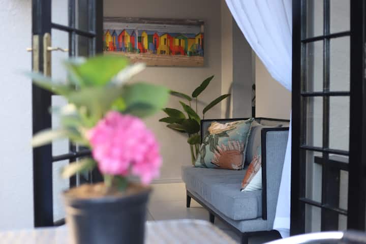 Trendy Cottage Hideaway In Little Mowbray - Kapstadt