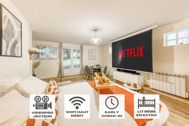 Ciné Cocoon Vidéoprojecteur 2 Pers Wifi Netflix - Noisy-le-Sec