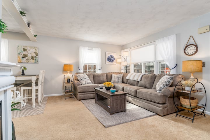 Cozy Corner-clean, Comfortable - King Bed - Terre Haute, IN