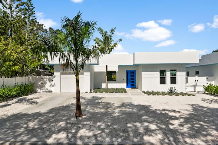 Sky Blue Sarasota. Built 2023 - Siesta Key, FL