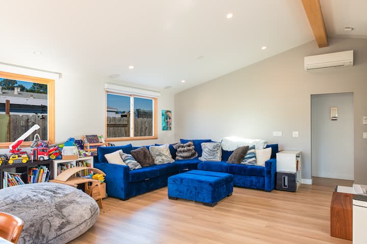 Large Santa Cruz Luxury 6 Blocks From The Beach - Santa Cruz, CA