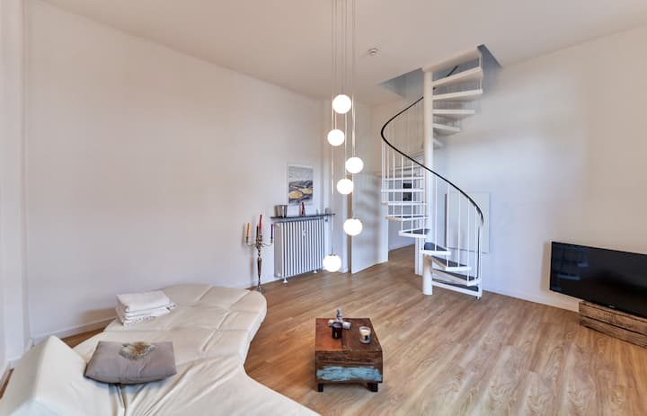 Zentral, Groß, Terrasse, 2etagen - Düsseldorf