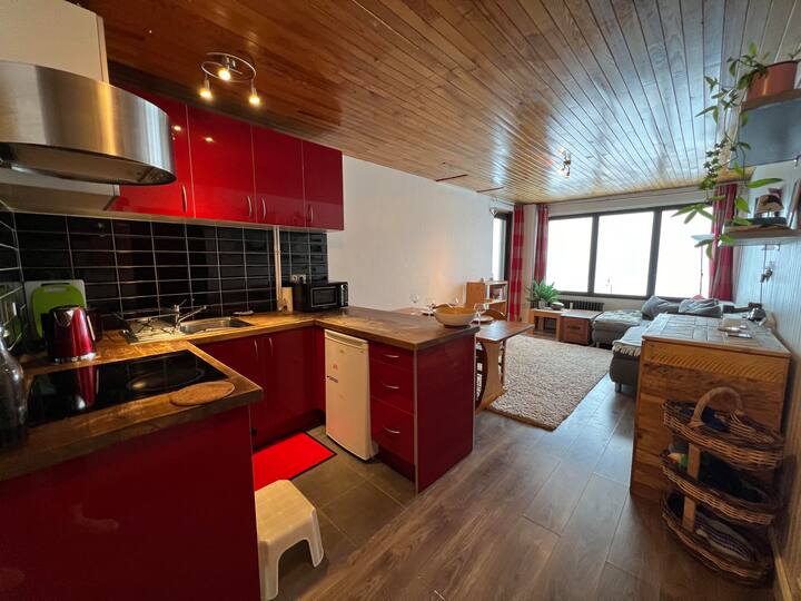 Spacious Tignes Apartment Sleeps 4 - Tignes