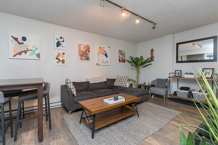 Mid-century Modern Townhome! - Victoria, Canadà