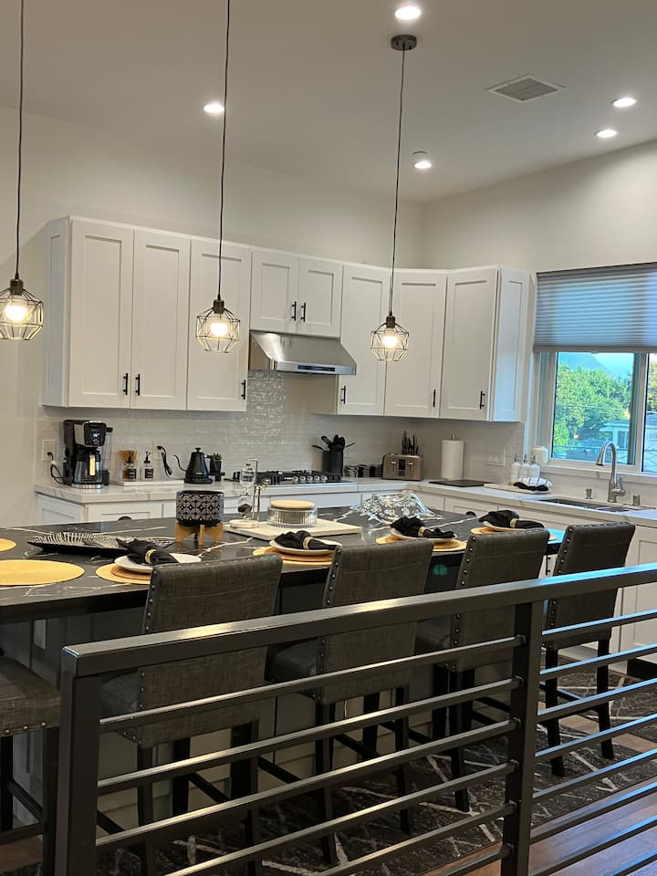 The Verna Mae - Burbank, CA