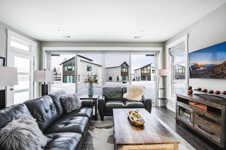 Modern Golf And Ski Retreat! - Red Lodge, MT