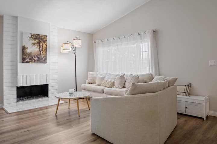 Casa Pacifica - Central Location - Quality Comfort - Santa Clarita, CA