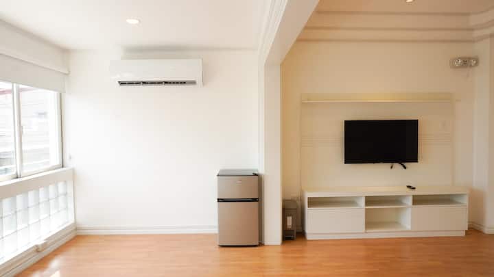 Makati Altean Apartment: Maura - Makati