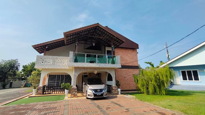 Bungalow 5 Bedroom Large Private Pool Patio Beach - Port Dickson