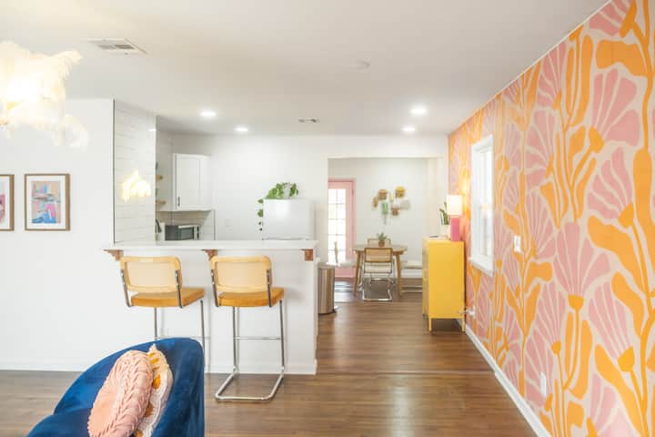 Maximalist 3br Home 5 Mins From Downtown - Wichita, KS