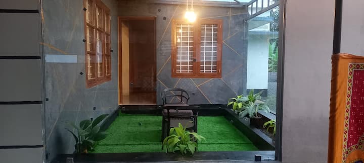 Peaceful Village Home Near Town - Kothamangalam