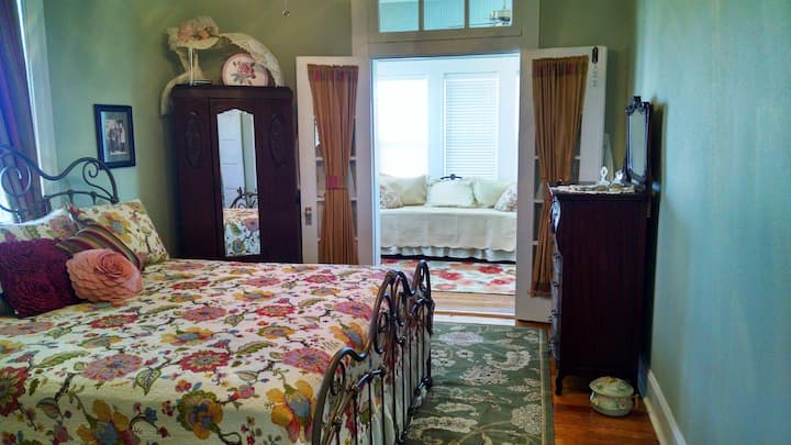 Walker Room - Llano, TX