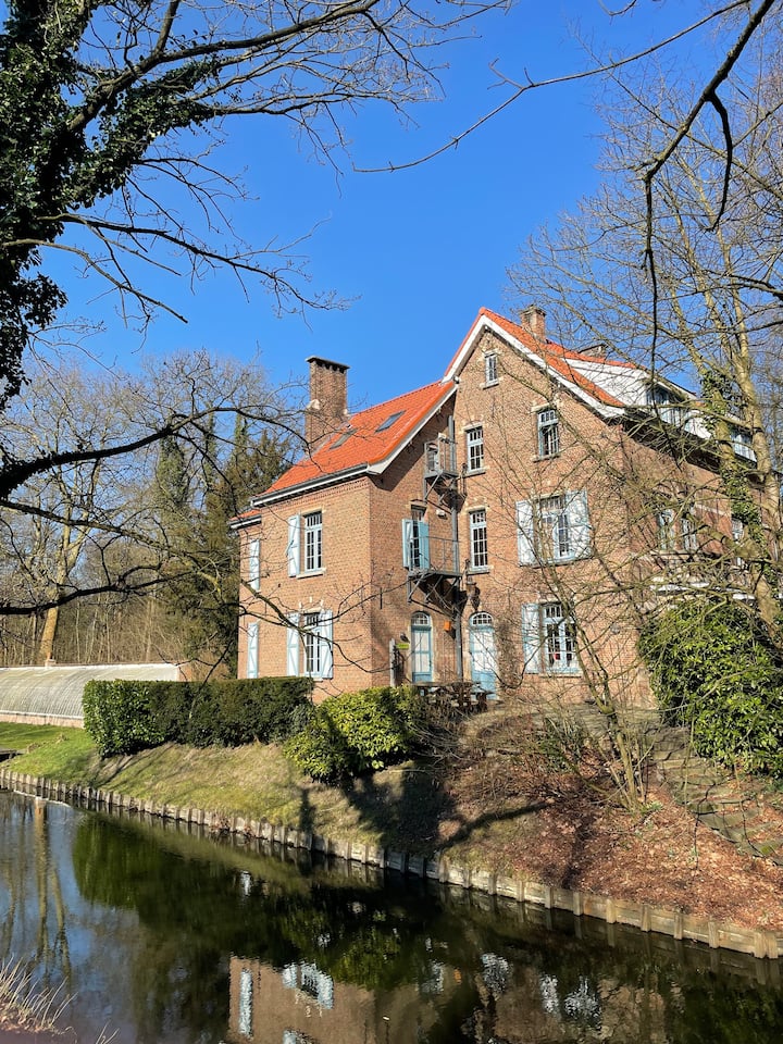 Grachthuis - Uniek Aan Het Water - Malines