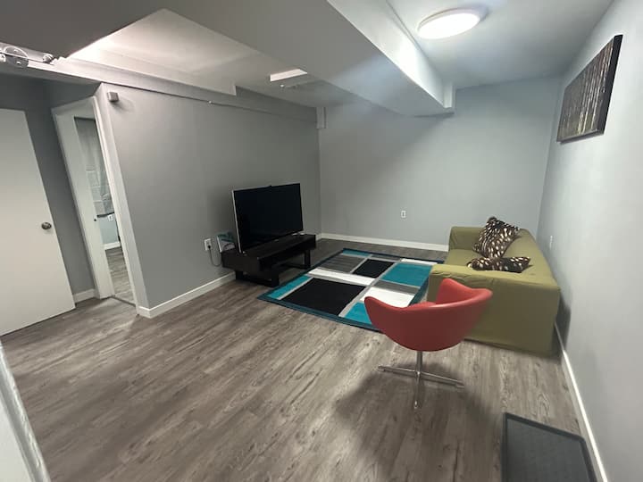 Cute Highlandpark (Lower B Unit) - Calgary
