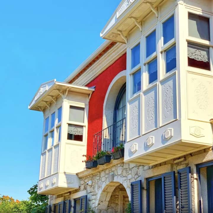 Alaçatı'nın Kalbinde Bir İNci - Alaçatı