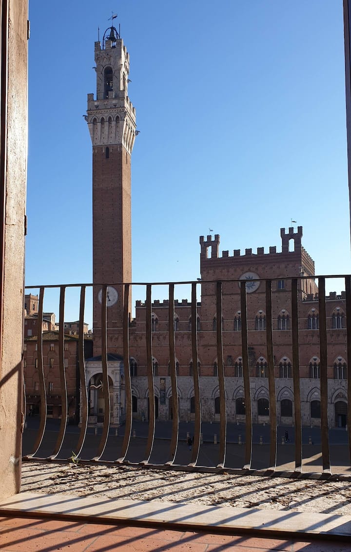 Torre Del Mangia For You - Siena, Italia