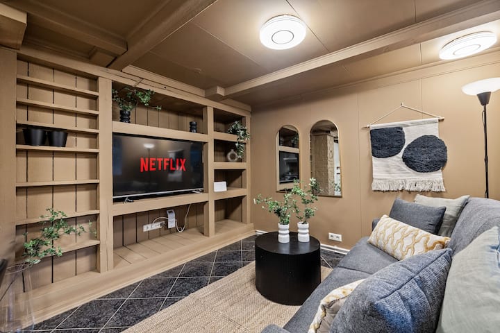 Historic Reykjavík Apartment - Best Location - Reykjavik
