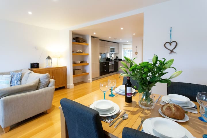 The Monterey By Porthleven And Lizard Holidays - Porthleven