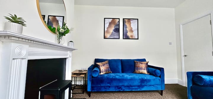 Spacious 4-bed | Ensuite | Parking | Near Centre - Cardiff