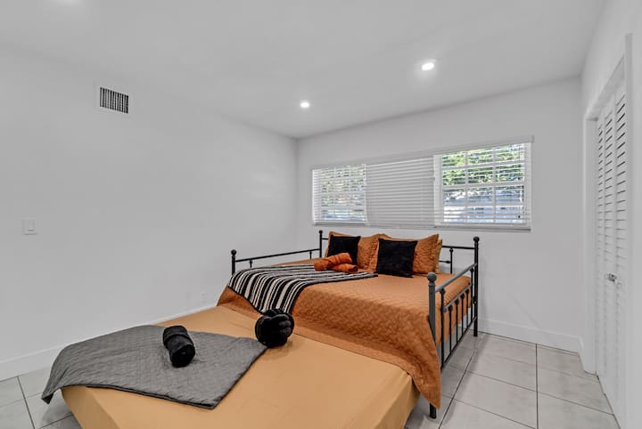 Luxury Miami Home Close To Beach & Aventura Mall. - North Miami, FL