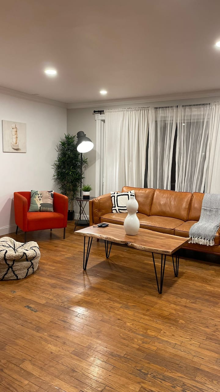 The Grand 2br Apartment - Downtown Montreal - Montreal