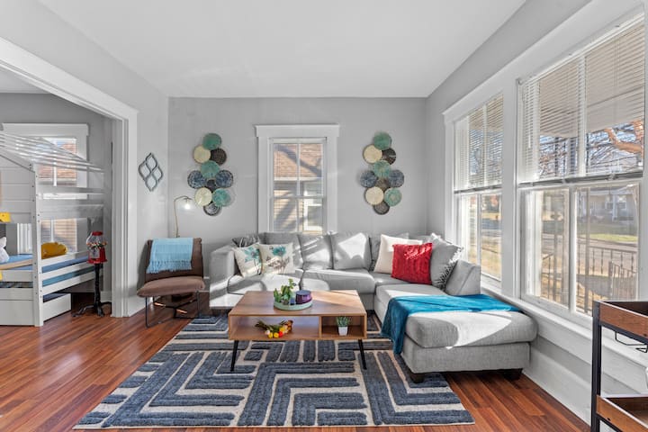 Stunning Modern House W/kingbed | 3 Min To Theloop - Saint-Louis, MO