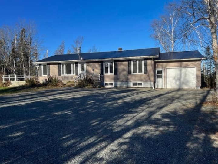 Beach House In Salmon Beach - Bathurst, NB