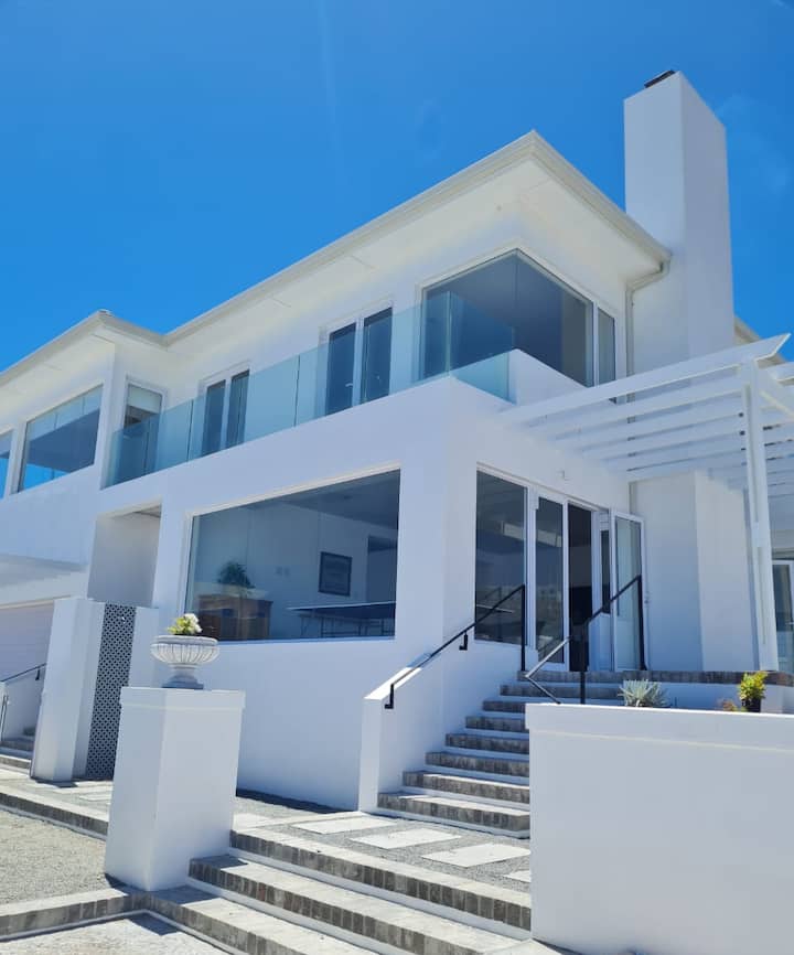 Beautiful House And Views - Yzerfontein