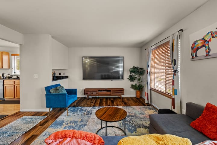 Hidden Gem Top-floor Unit Near Lake Meridian - Kent, WA