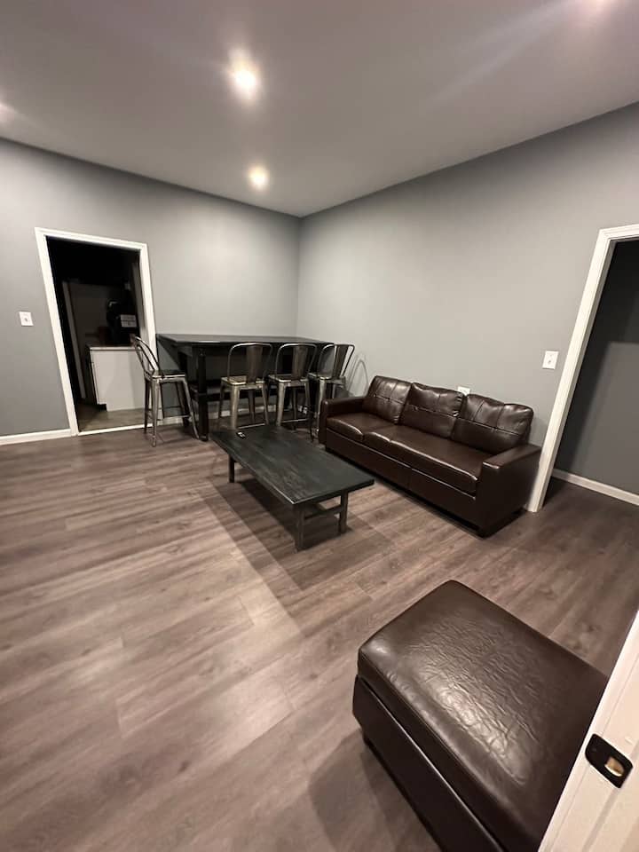 Cozy Modern Private Room B6 - Springfield, IL
