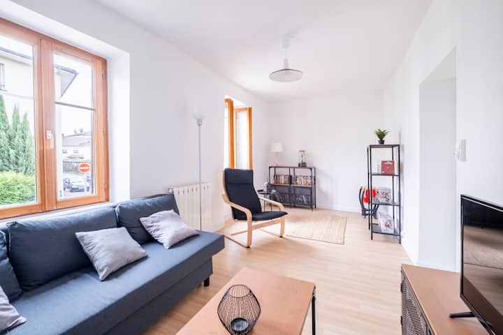 Chaleureux Appartement Au Calme - Chassieu