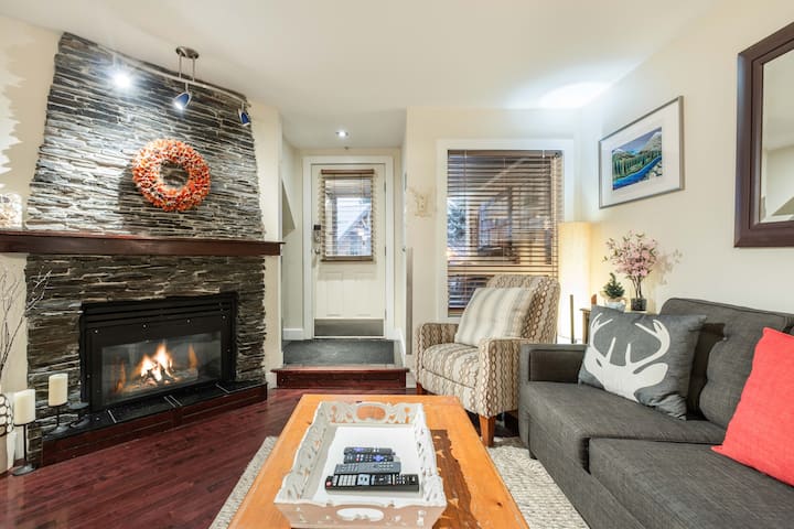 Excellent Location | Private Hot Tub | Pets | Bbq - Whistler