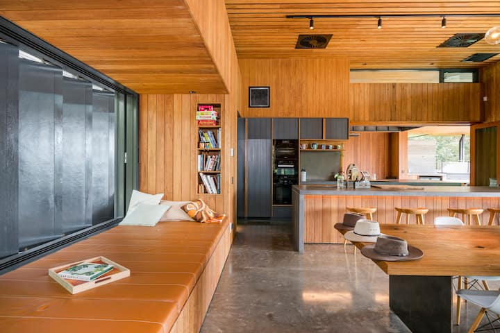 Welcome To Tally Farm - Springbrook